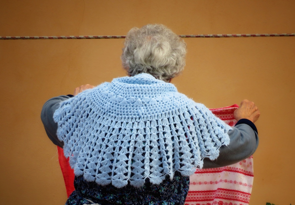 Stendere: dizionario, significato e curiosità