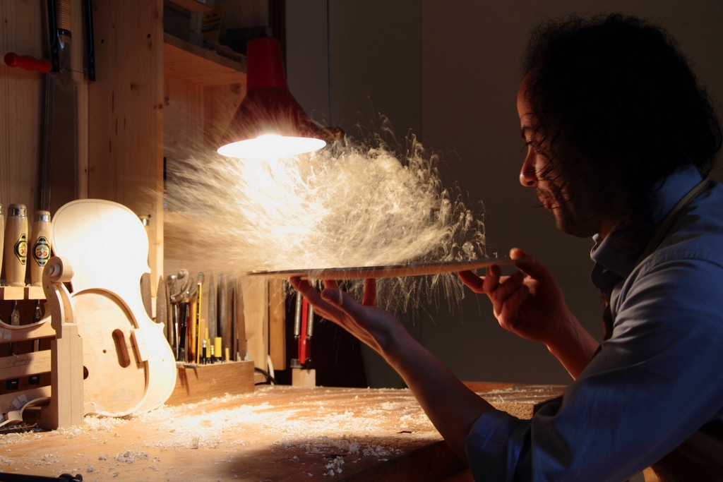 Soffiare: dizionario, significato e curiosità