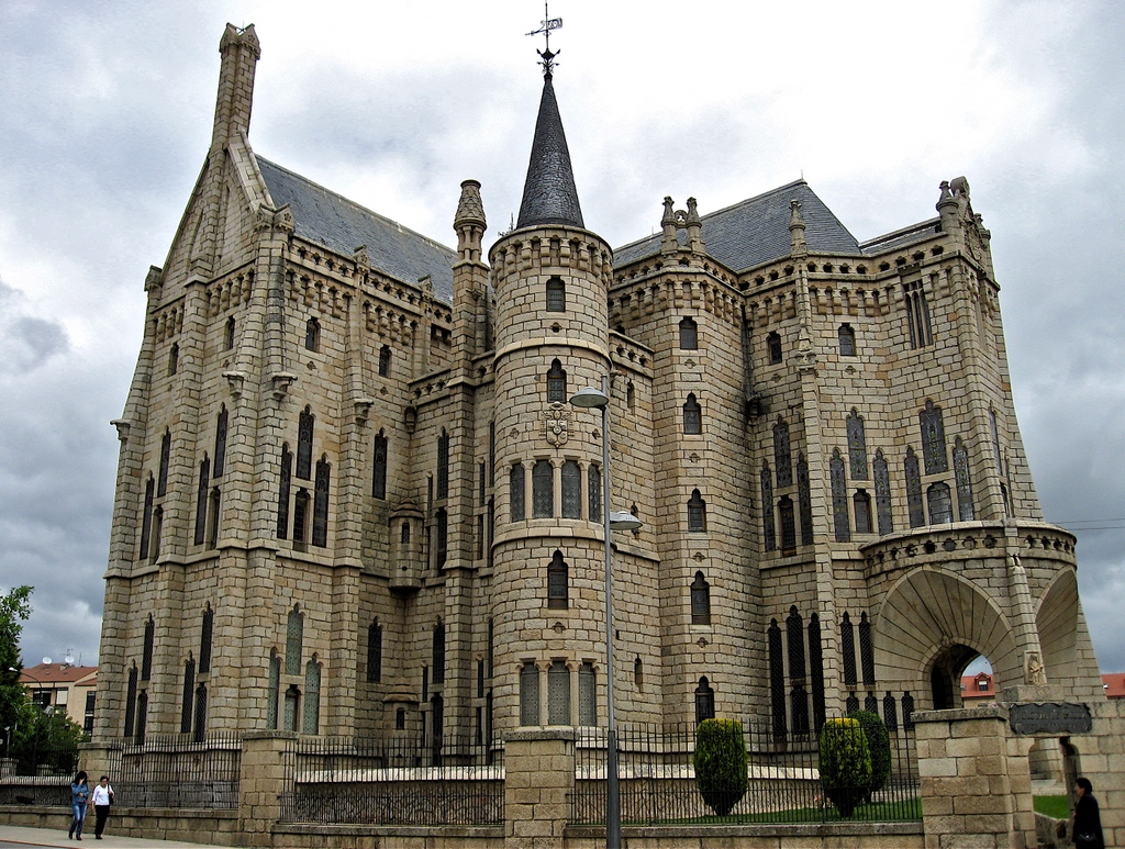 Cuspide: dizionario, significato e curiosità