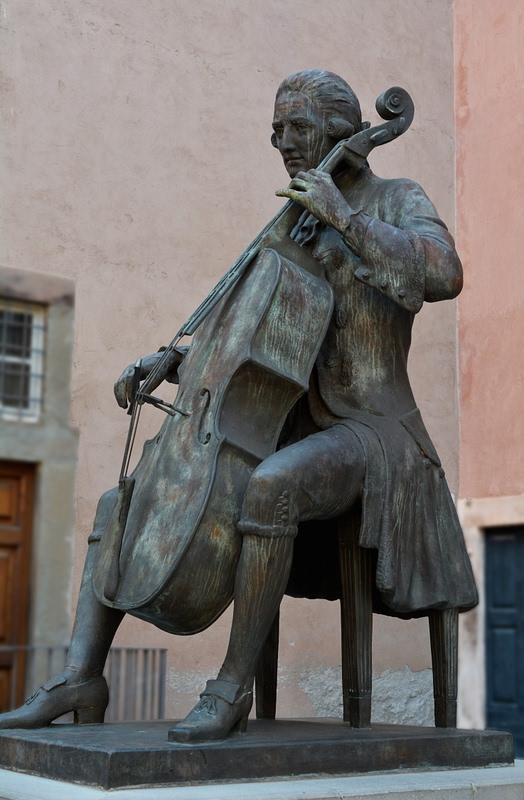 Violoncello: dizionario, significato e curiosità