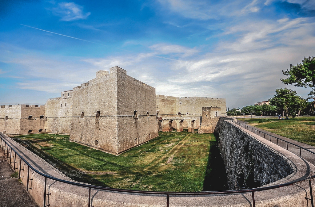 Un Castello medioevale con fossato - Dizy Foto
